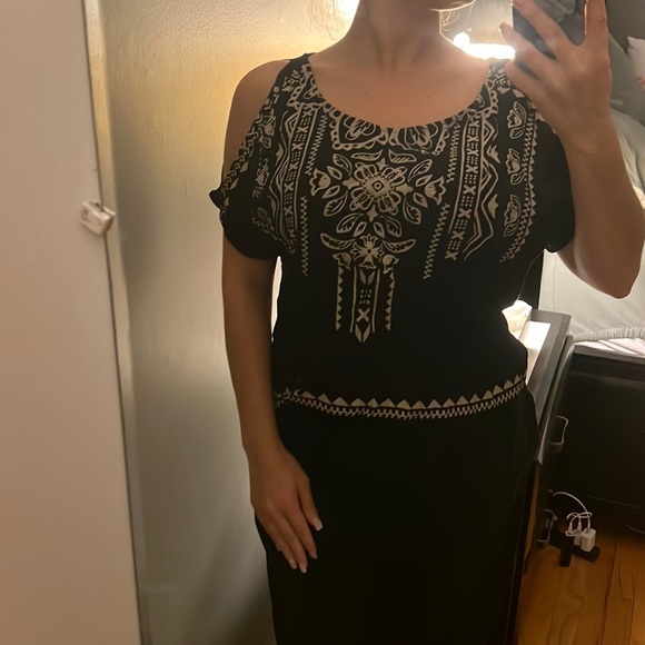 Forever 21 | Tops | Top With Back Shoulder Cut Outs | Poshmark